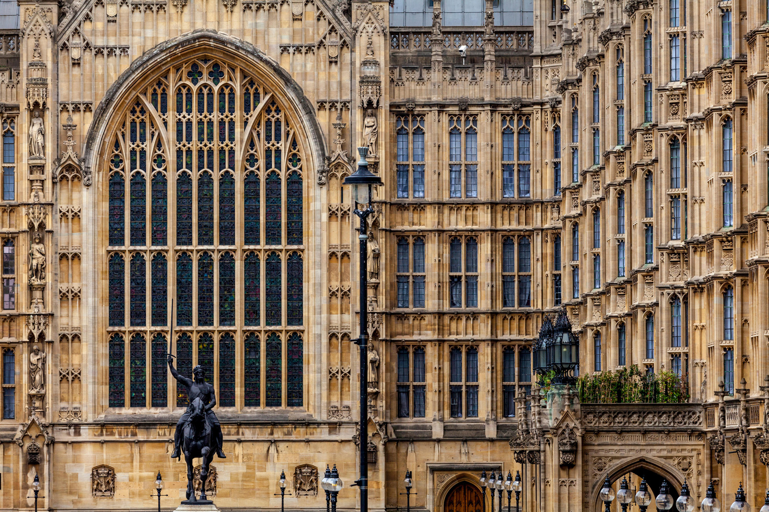 CCC: A plan to fill the UK's climate policy gap is 'urgently' needed ...