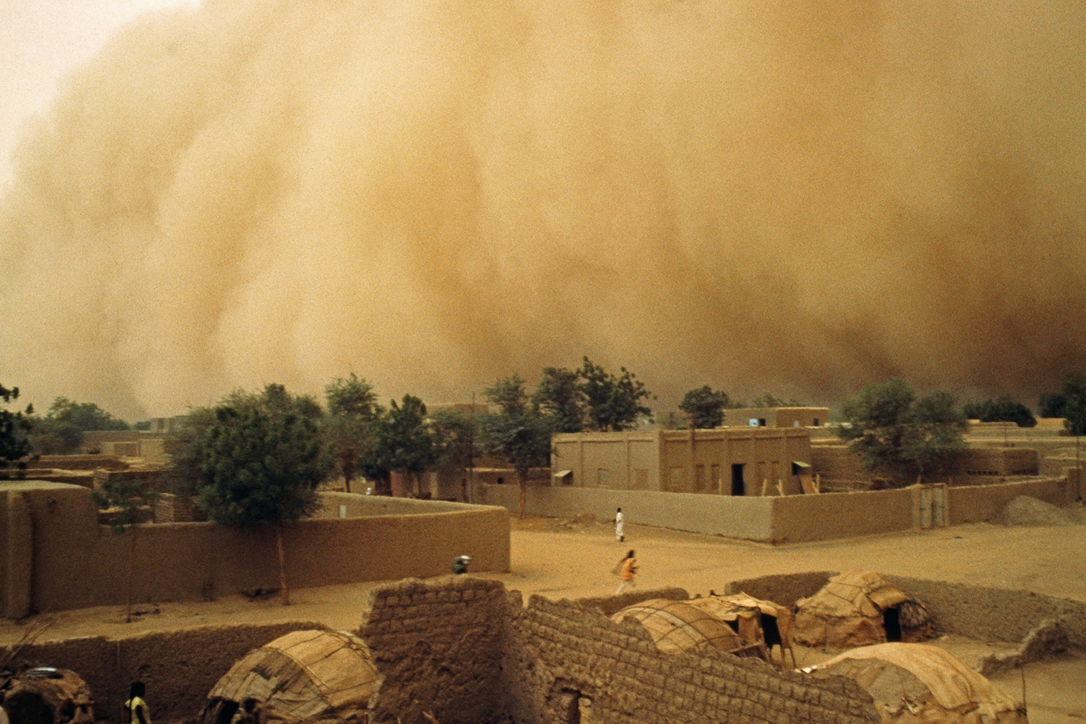 Unregulated solar geoengineering could spark droughts and hurricanes ...